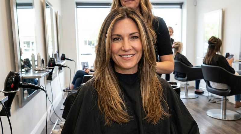 The hairstyles professionals recommend for a fresher look after 40