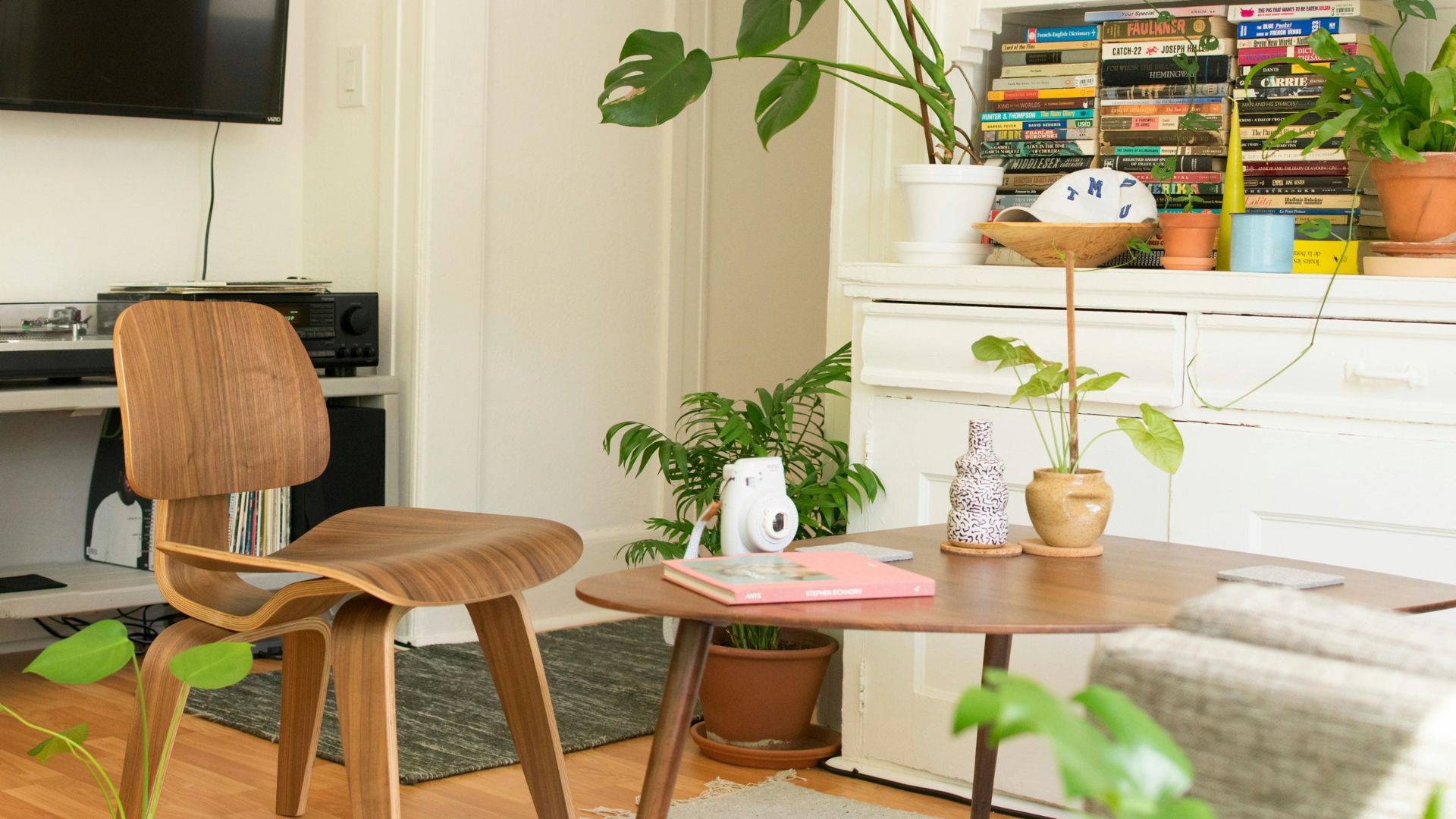 How to make your simple apartment look luxuriously expensive