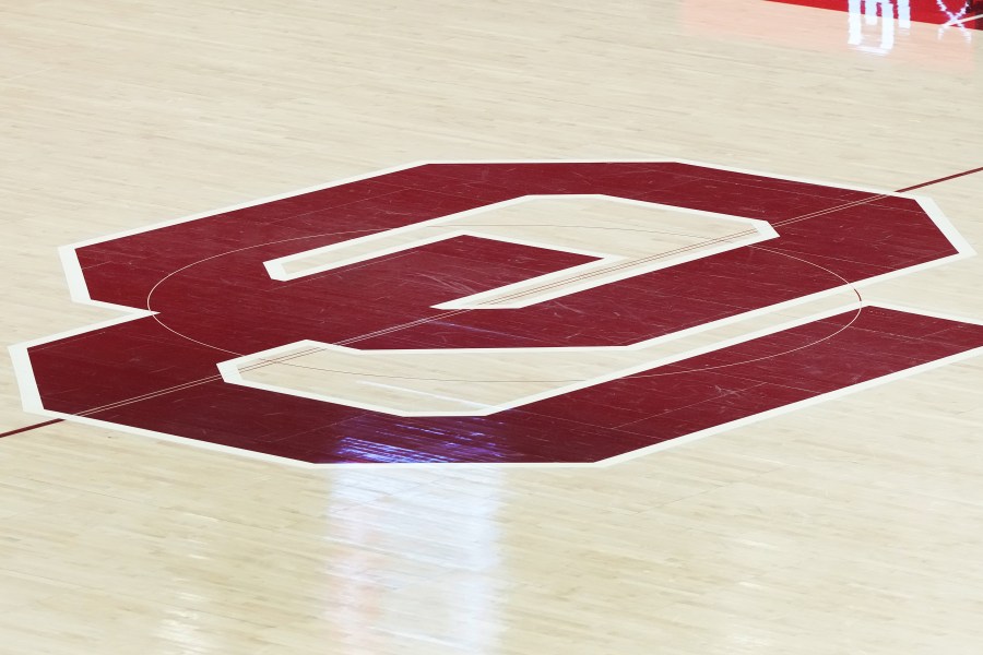Popcorn machine catches fire during college basketball game