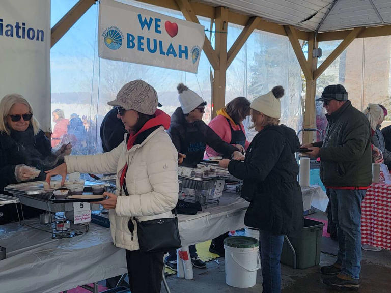 Sun shines and chili runs dry at Beulah's Winterfest
