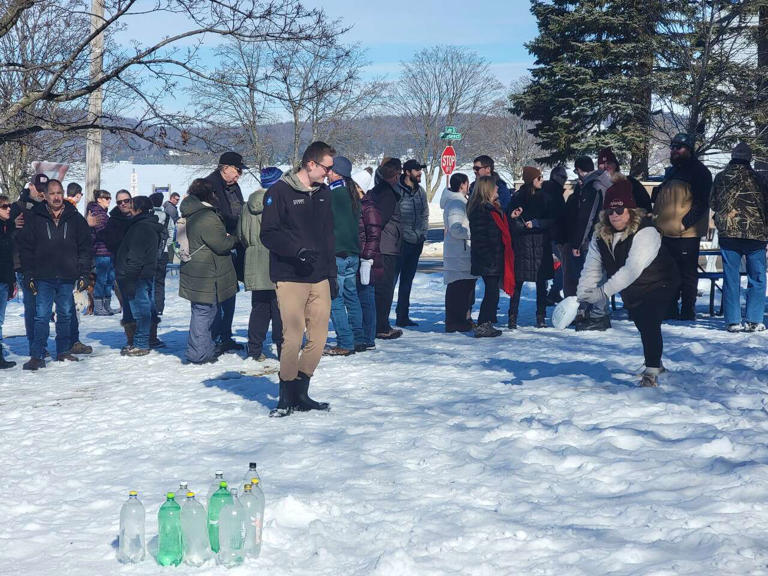 Sun shines and chili runs dry at Beulah's Winterfest