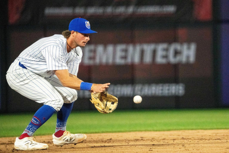 Cubs designate Ben Cowles for assignment