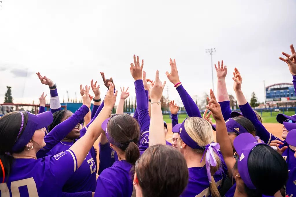 Washington earns 20th straight win, beating Iowa 10-6 in ten innings