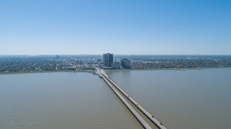 The incredible history of the Lake Pontchartrain Causeway - USA's ...