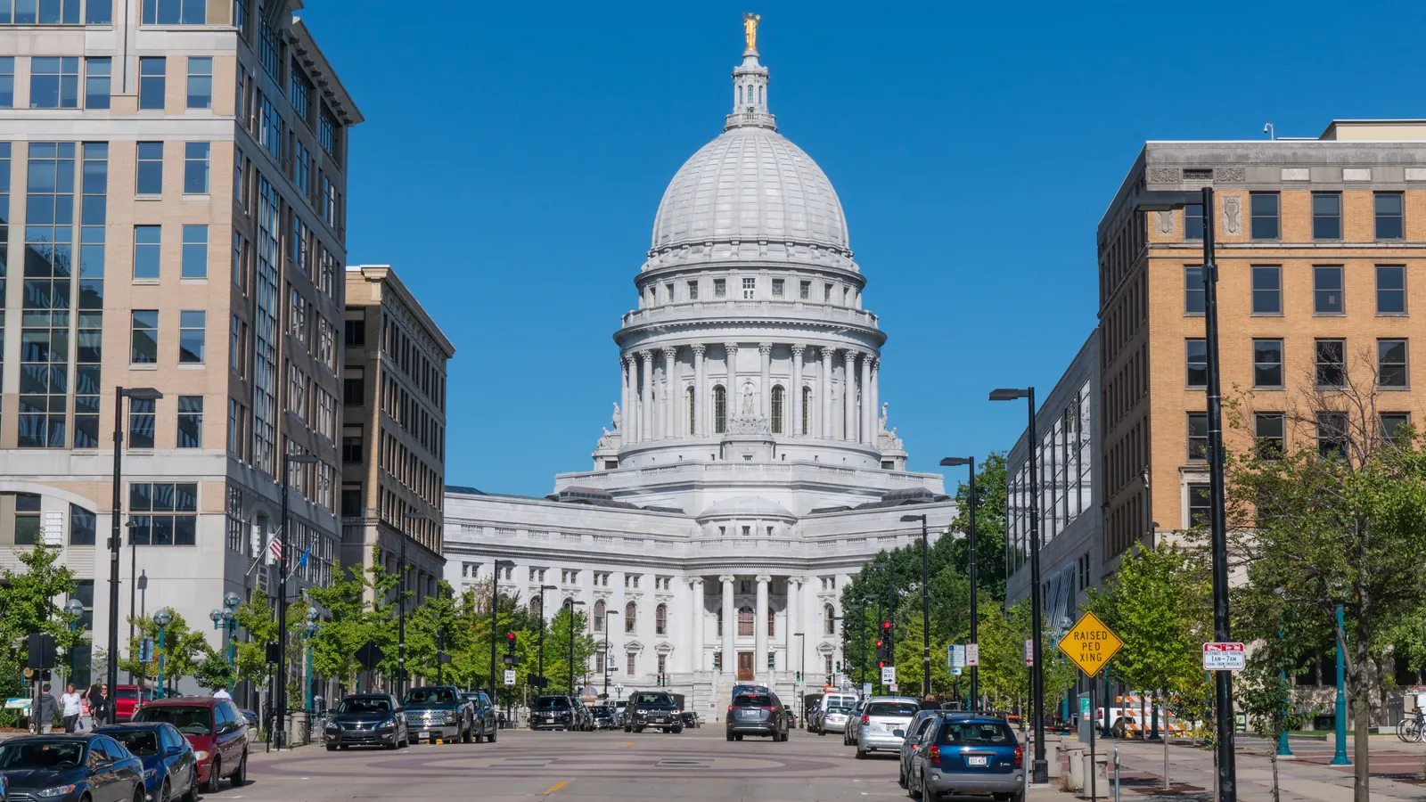 Madison, Wisconsin shows what an isthmus city feels like
