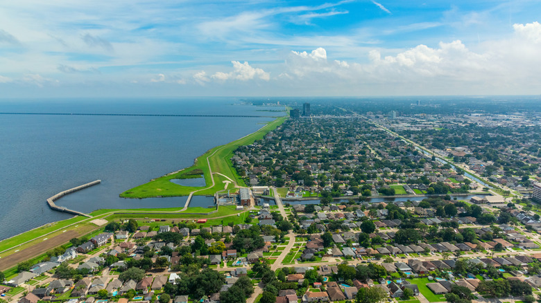 The incredible history of the Lake Pontchartrain Causeway - USA's ...