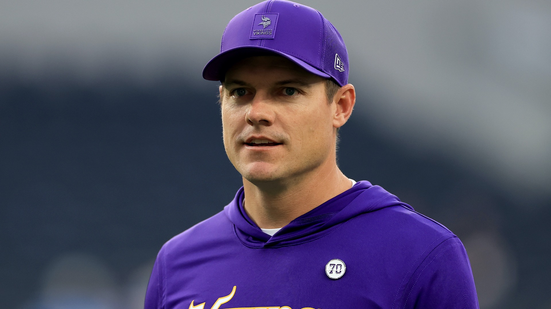 Vikings receive strong message over Derek Carr, Kirk Cousins