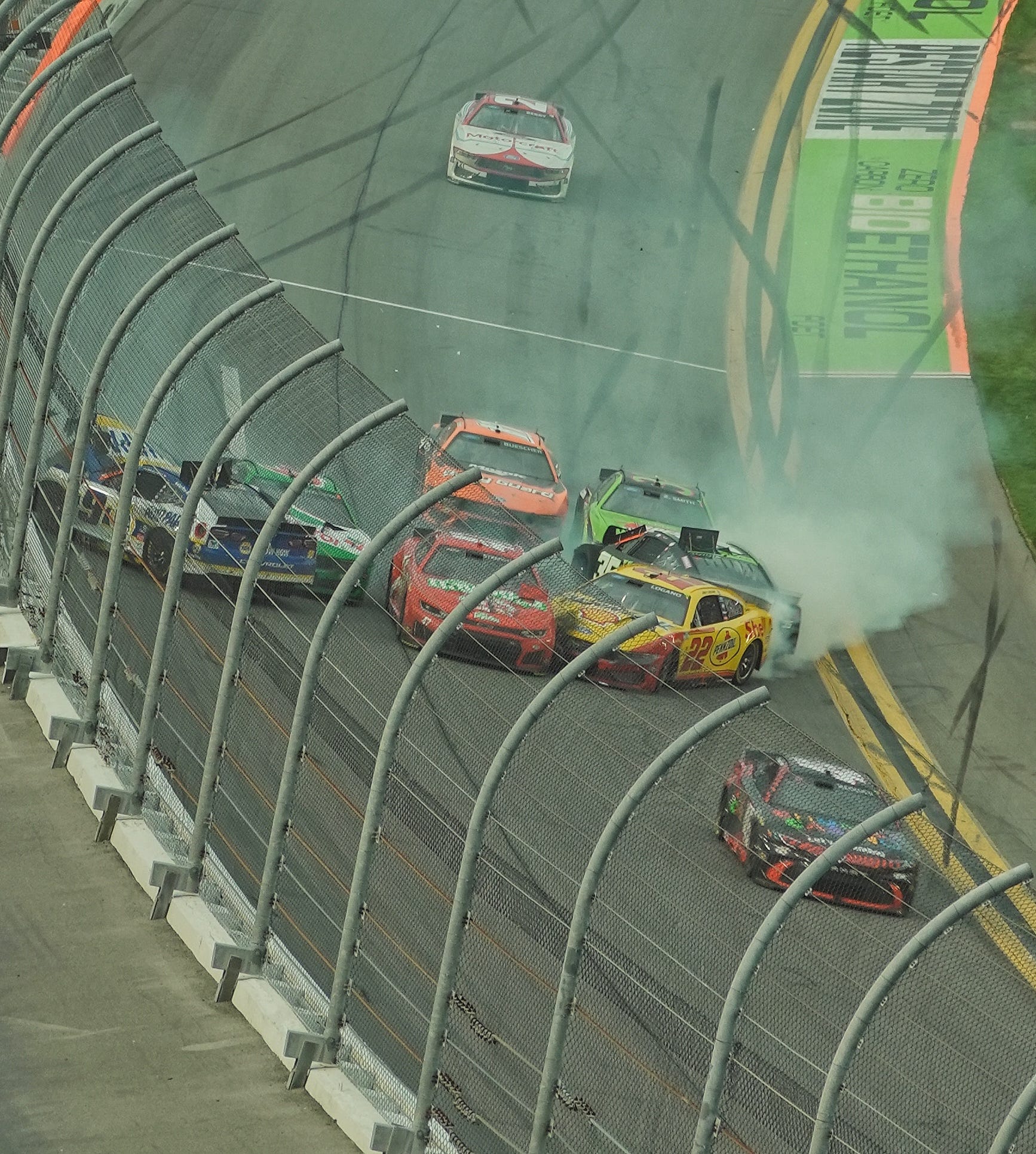 Daytona 500 crashes on last lap bring chaos. Here's what happened