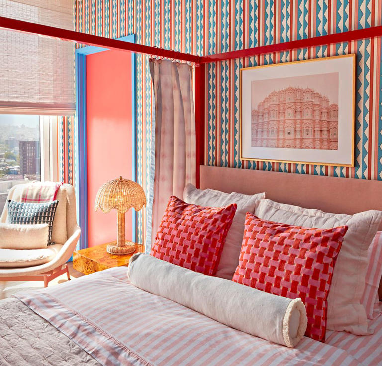 This bedroom trend feels straight out of the ’90s—and designers are ...
