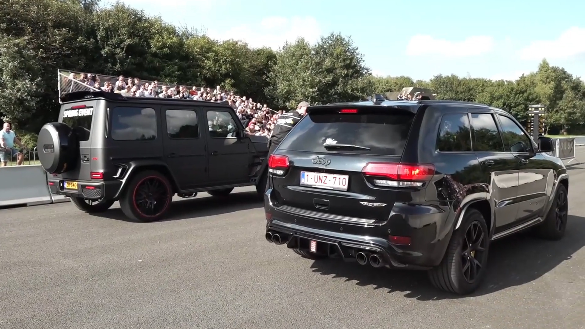Brabus 700 trifft auf Jeep Cherokee: Spannendes Drag Race auf der Strecke