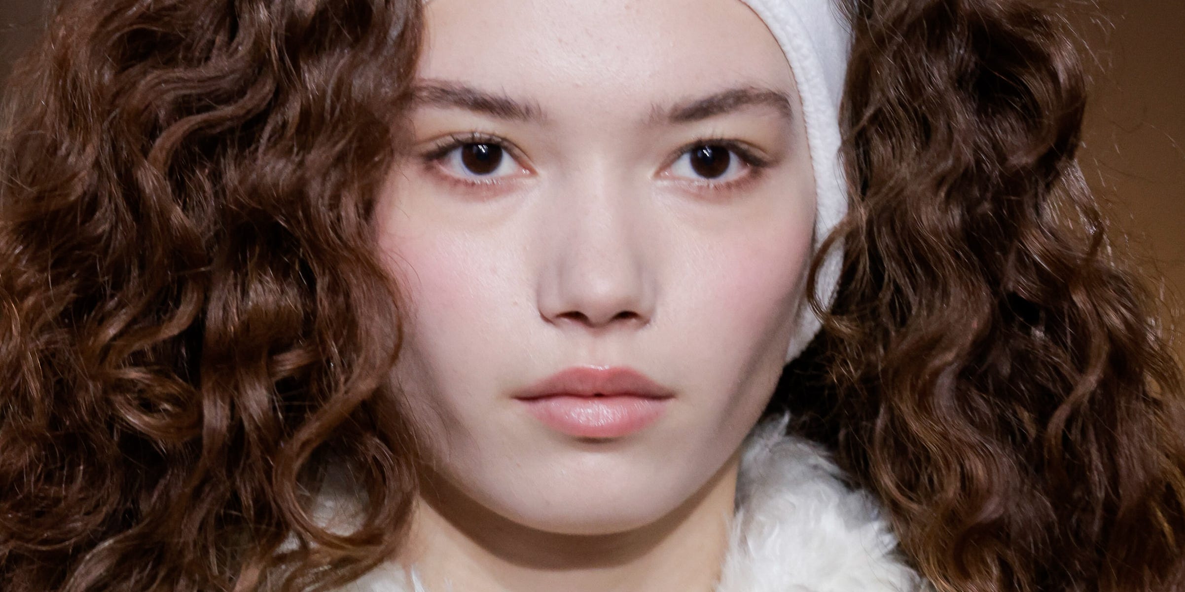 'Sleepy girl' makeup is the luxe evolution of the clean-girl aesthetic