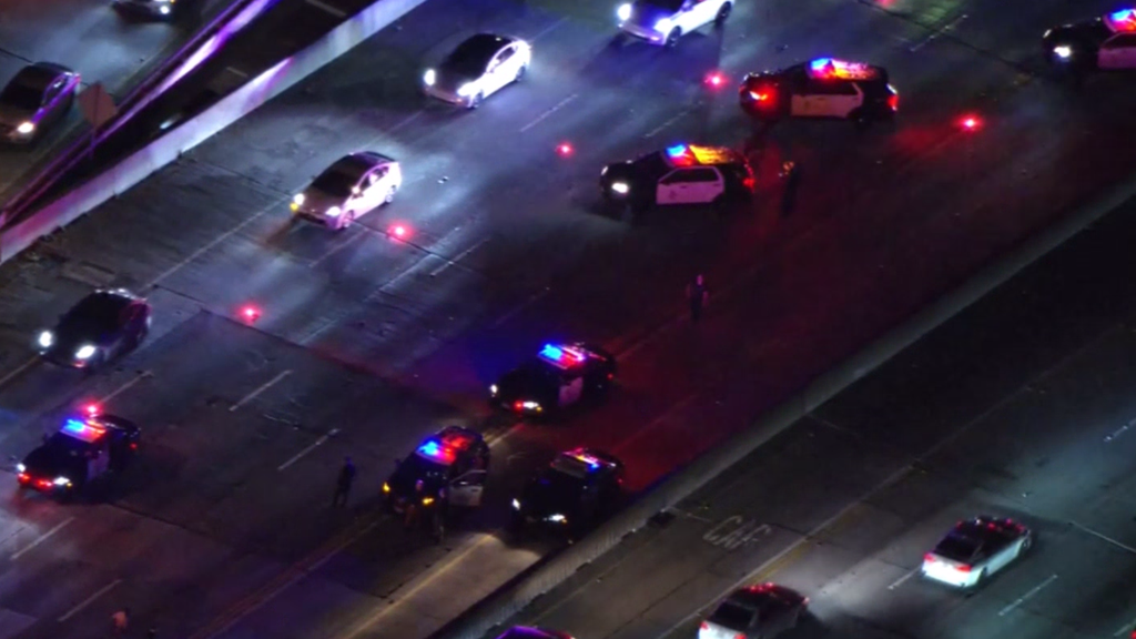 LAPD motorcycle officer hospitalized after crash on 405 Freeway