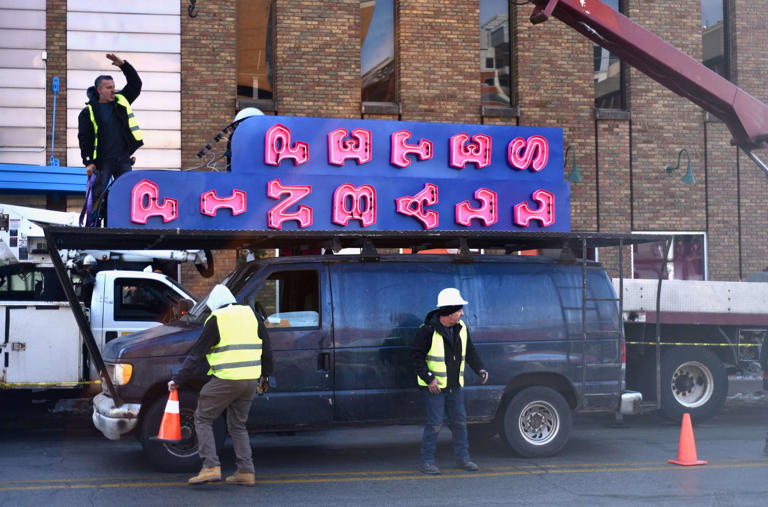 Neon signs for new Pinball Pete’s arcade in Ann Arbor add to Liberty ...