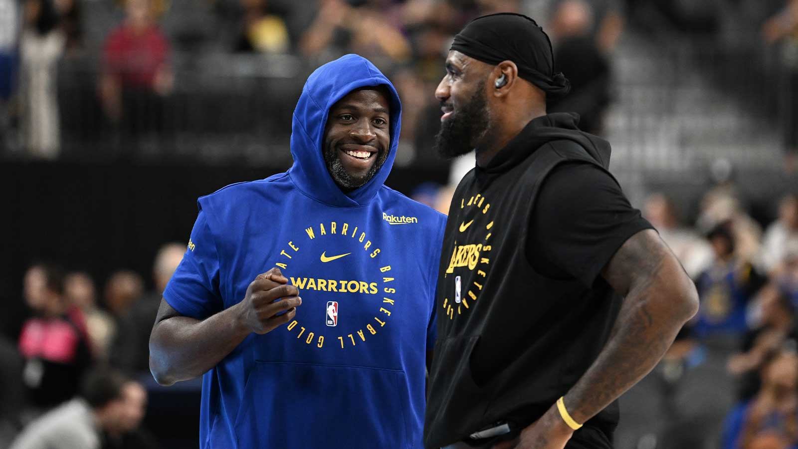 Draymond Green breaks out Bat Signal as LeBron James, Anthony Davis ...