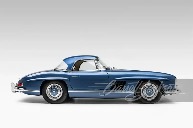 A 1961 Mercedes-Benz 300 SL roadster just brought $1.87 million — is ...