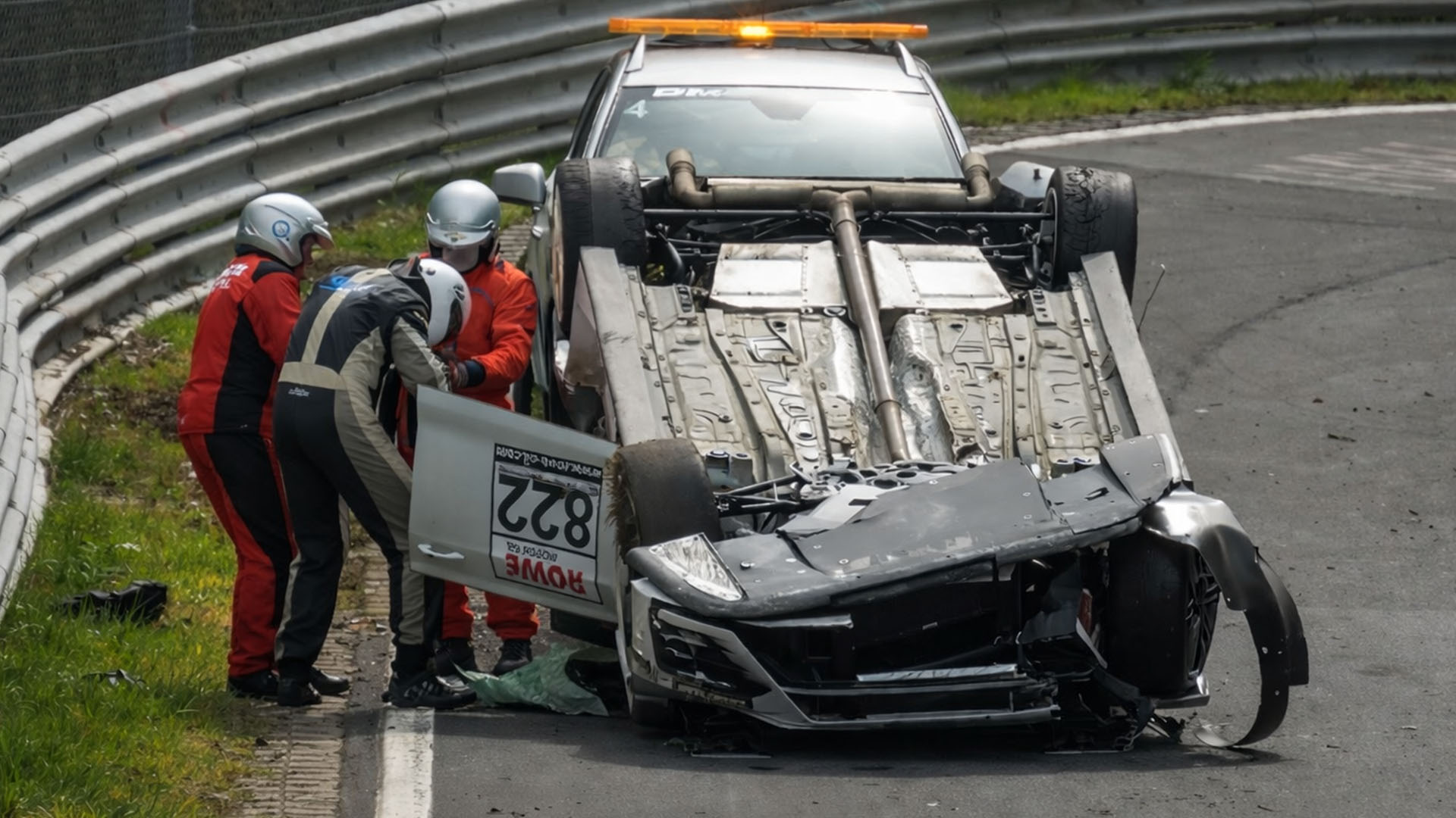 Driver escapes after Nürburgring rollover