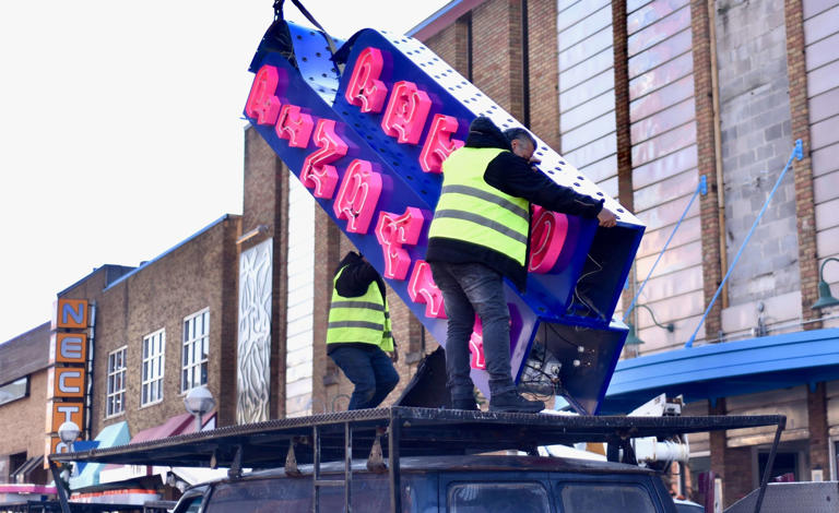 Neon signs for new Pinball Pete’s arcade in Ann Arbor add to Liberty ...