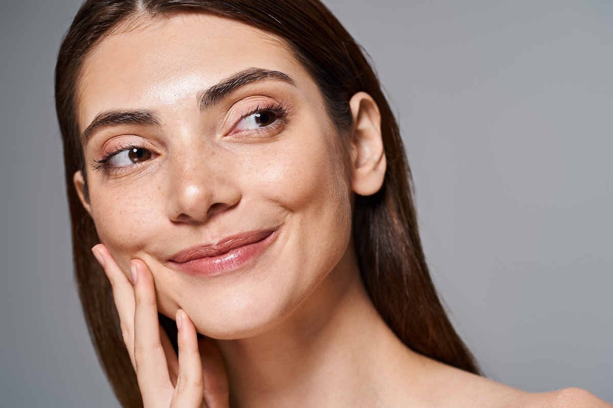 Cette tendance « airbrushed skin » revient sur les tapis rouges et ...
