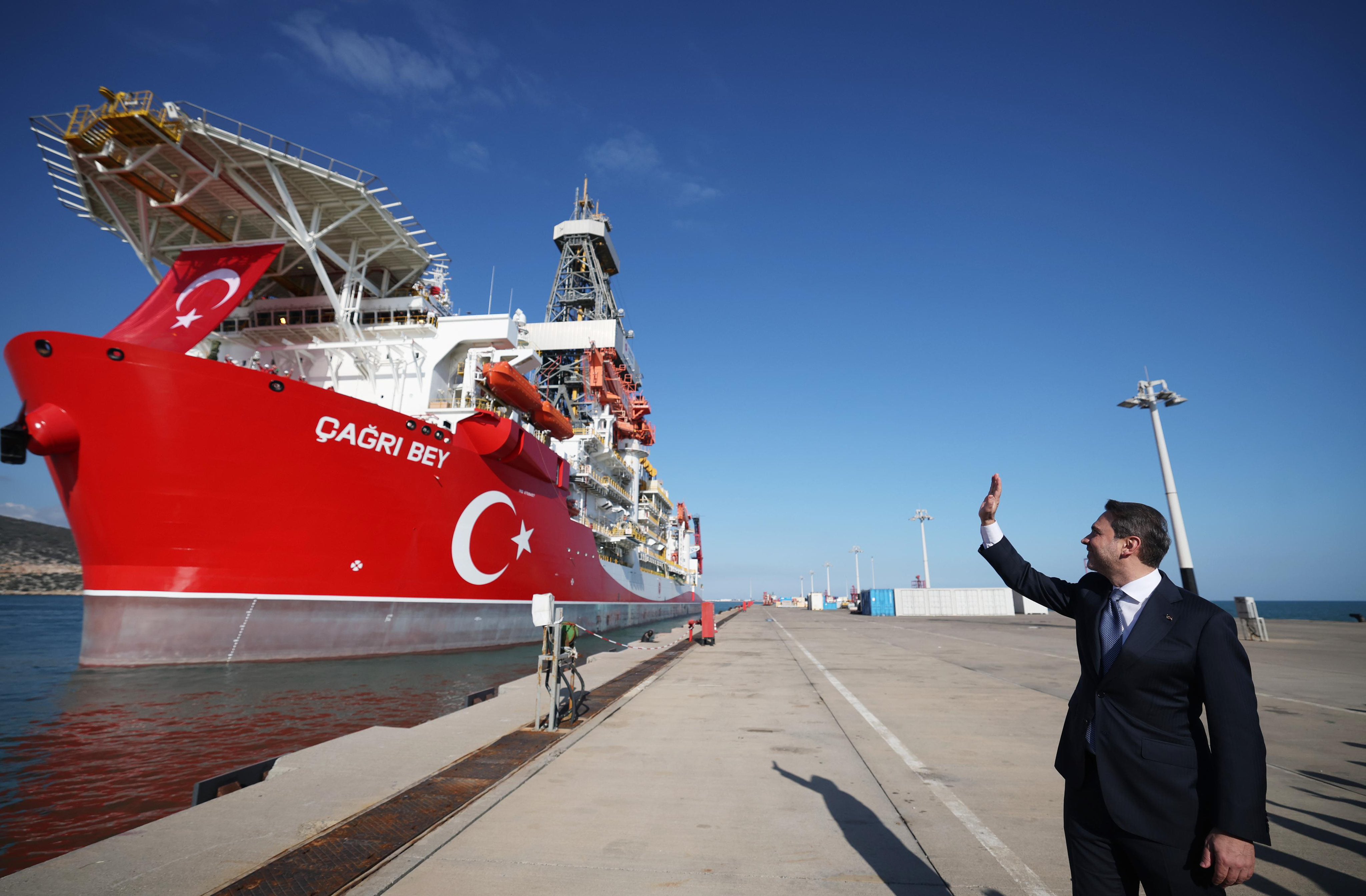 Turkey sends offshore drilling ship to Somalia in first overseas mission