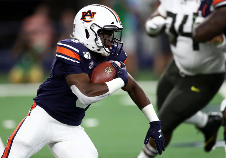 Former Auburn running back Shaun Shivers to join Notre Dame staff