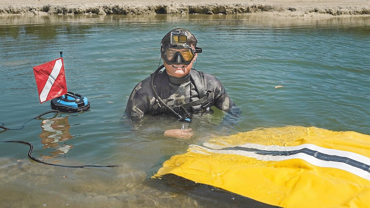Underwater treasure – discovering a sunken vehicle in the ocean!