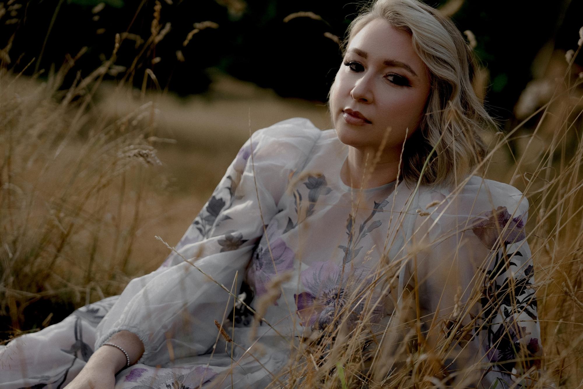 Ainsley Hamill Trio offers folk club date