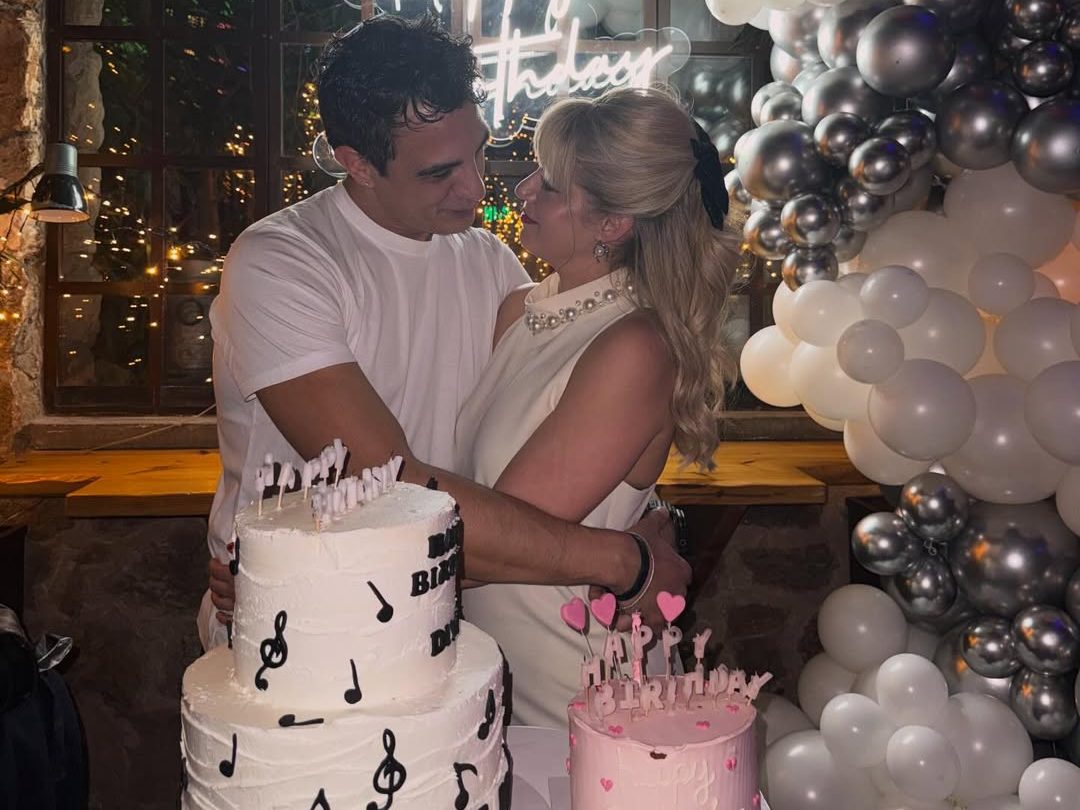 Τζένη Θεωνά και Δήμος Αναστασιάδης γιορτάσαν μαζί τα γενέθλιά τους ...
