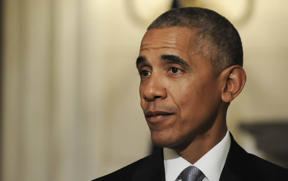 Obama steals the spotlight with clutch courtside catch at NBA All-Star Game