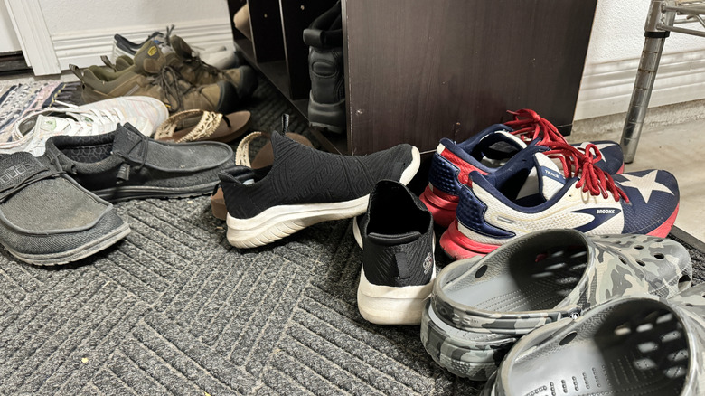 Turn scrap concrete blocks and wood into a simple shoe rack
