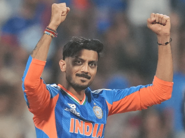 Axar Patel's magic... Babar Azam was bowled out, he didn't even notice ...