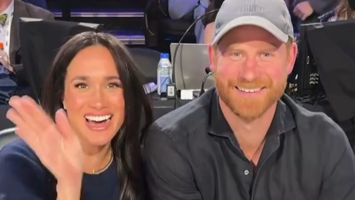 Harry y Meghan disfrutan del All-Star Game de la NBA