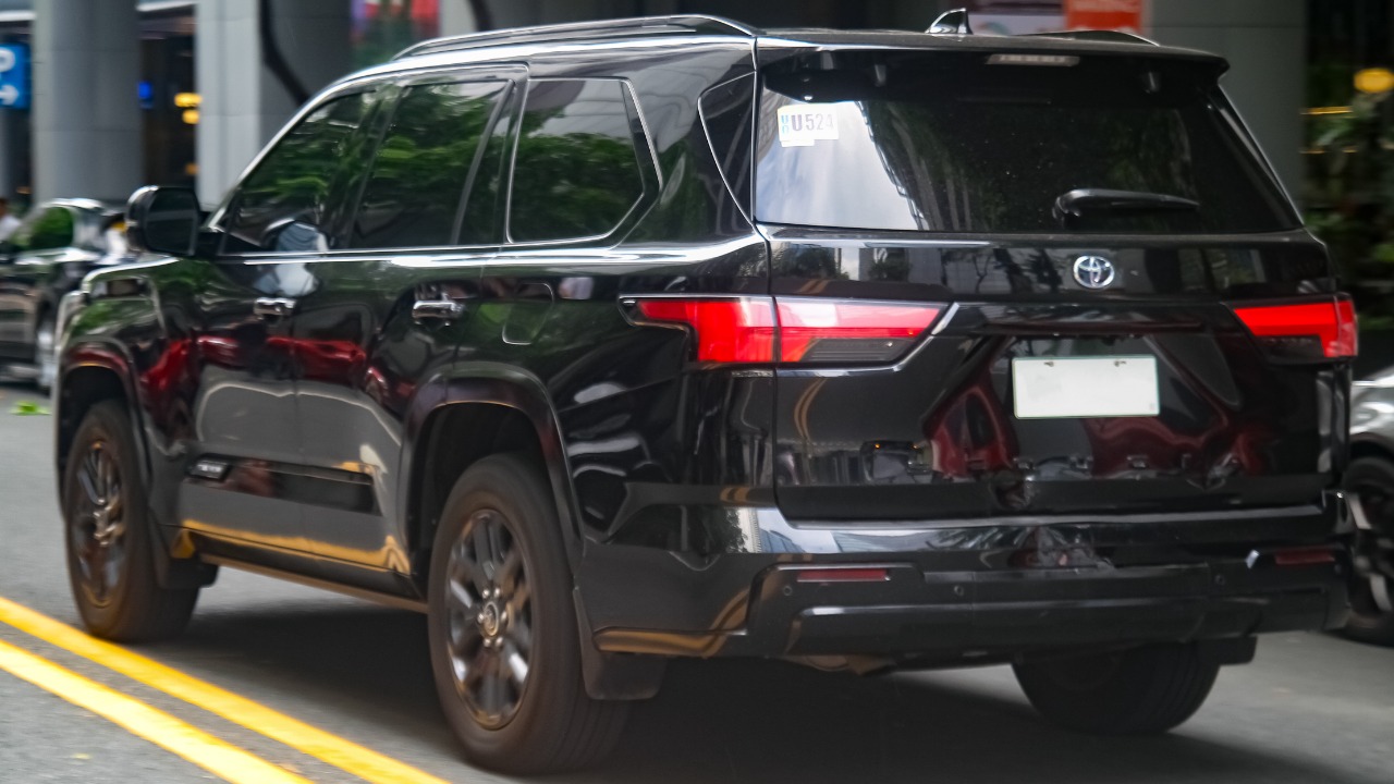 10 vehicles mechanics trust to cross 200,000 miles