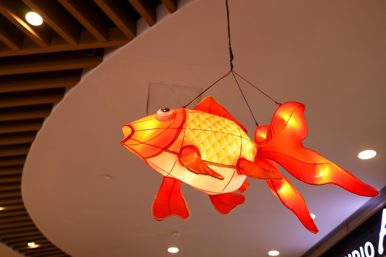 江苏扬州：张灯结彩迎新春 京华城 RMALL 喜迎马年新春