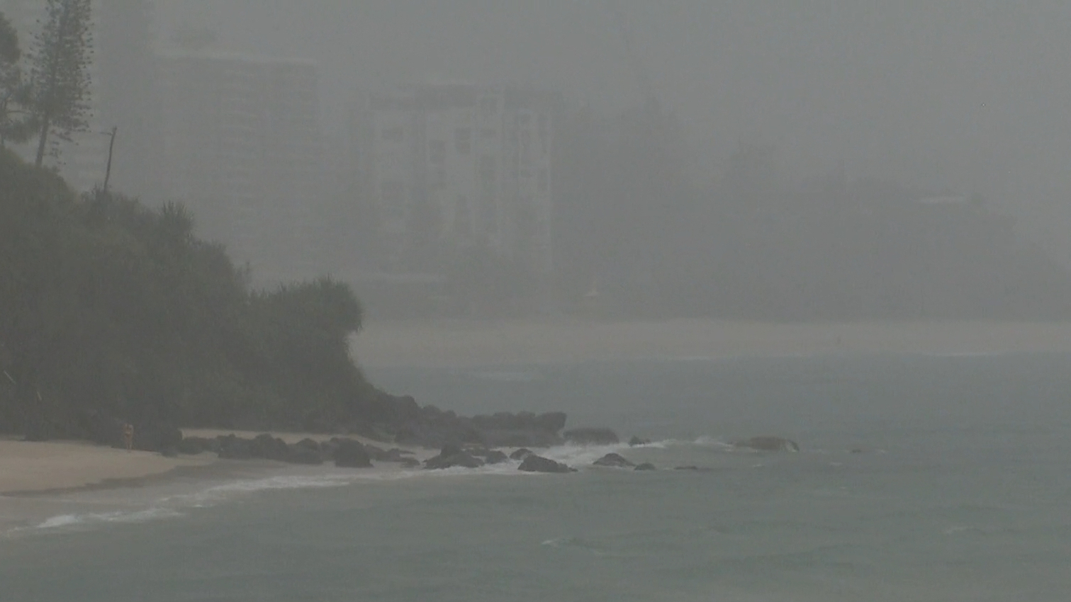 BoM defends 300mm rain 'deluge' that turned out to be a drizzle
