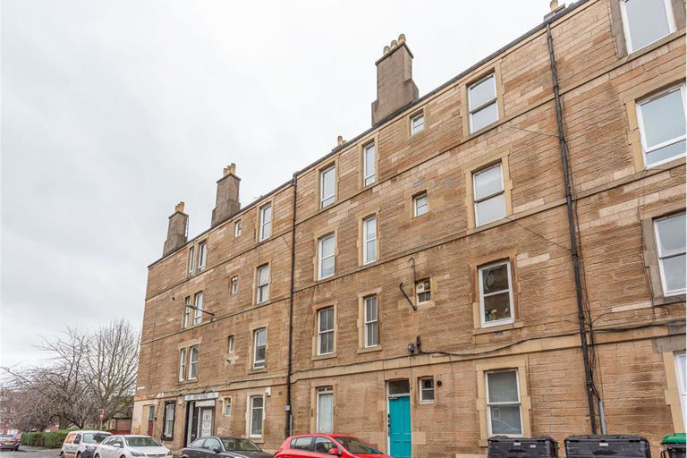 Colourful Edinburgh flat where the 'Incredible Hulk' greets visitors ...