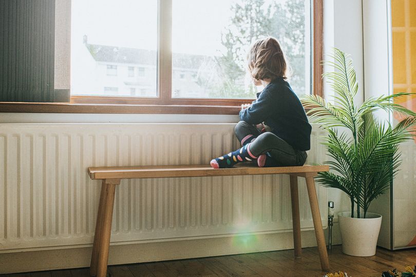 NSPCC issues advice on age you can leave children home alone during ...