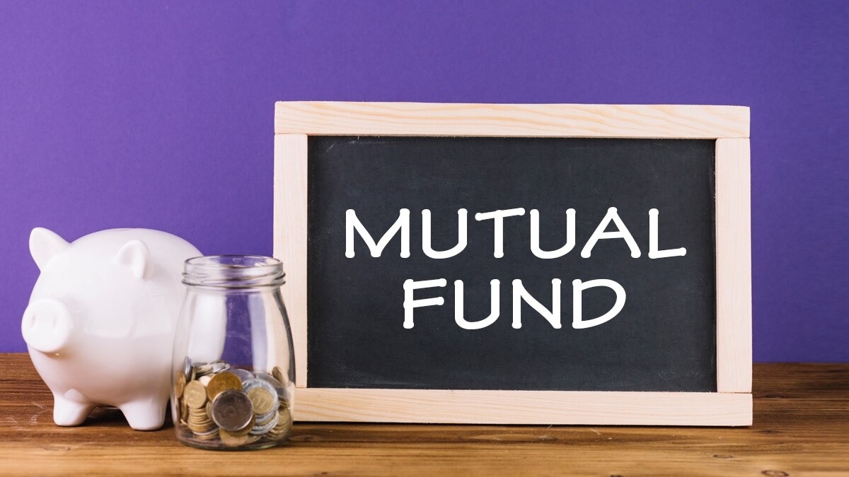 How cash levels in mutual funds impact returns during volatile markets