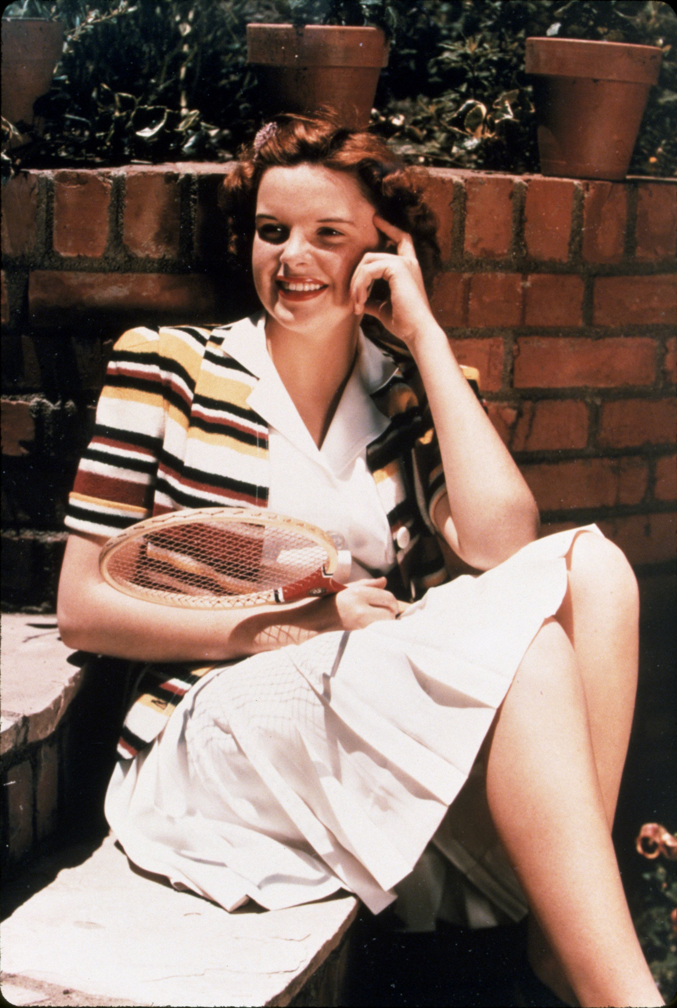 34+ dark behind-the-scenes secrets from "The Wizard of Oz"