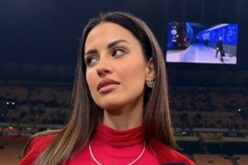 Glam model turned football presenter heads to World Cup despite her ...