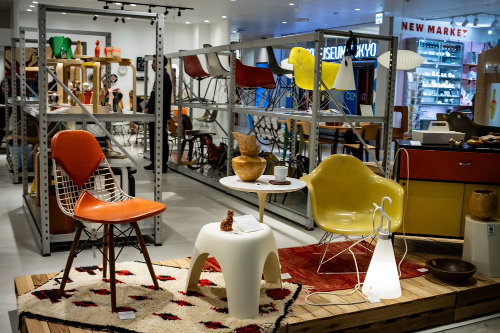 Iconic retro mall stores that no longer exist