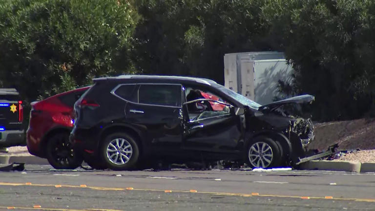 Woman dead, 4 others hospitalized after serious crash near Chandler