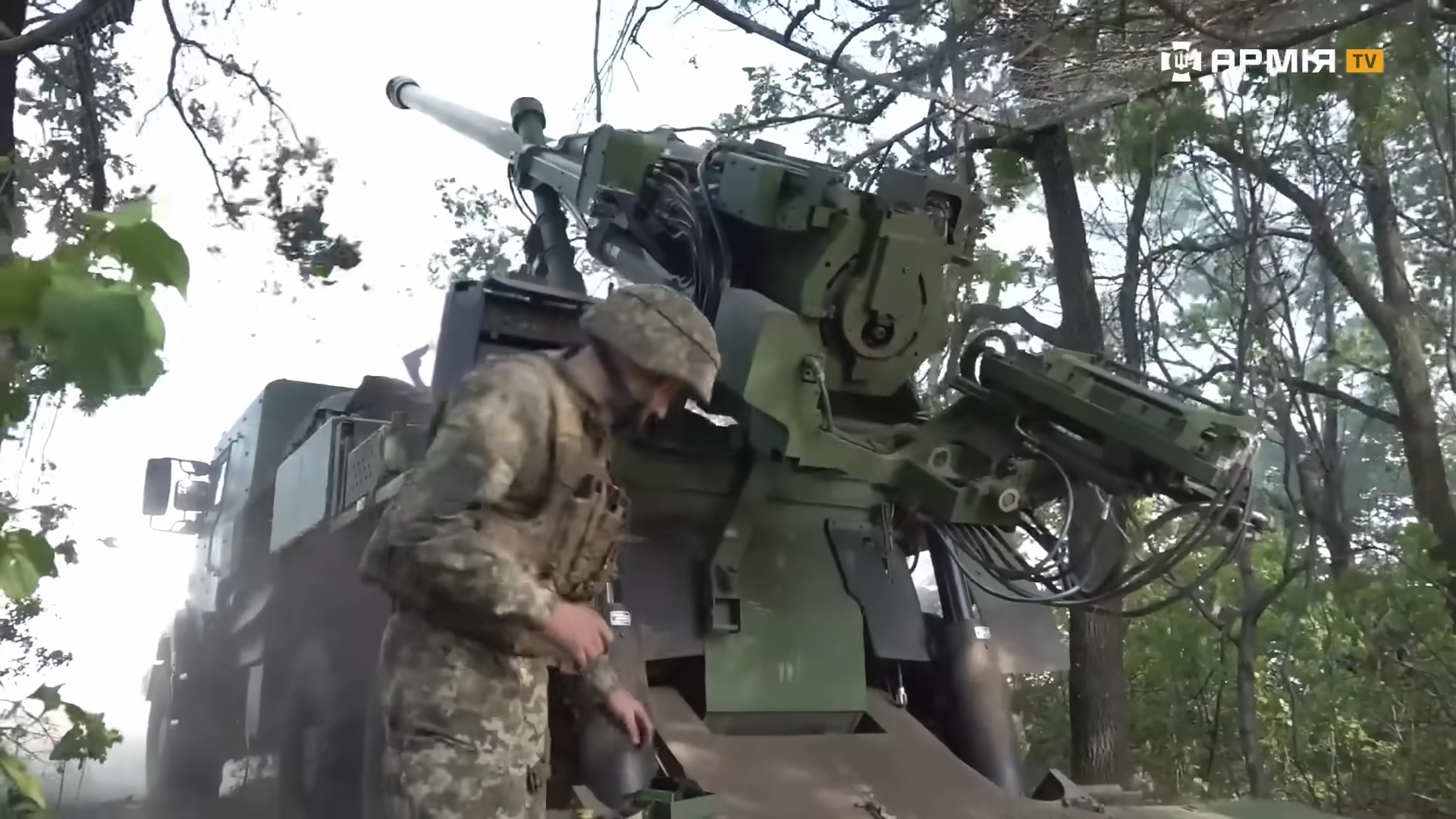 Caesar destroys Russian SPG in two shots