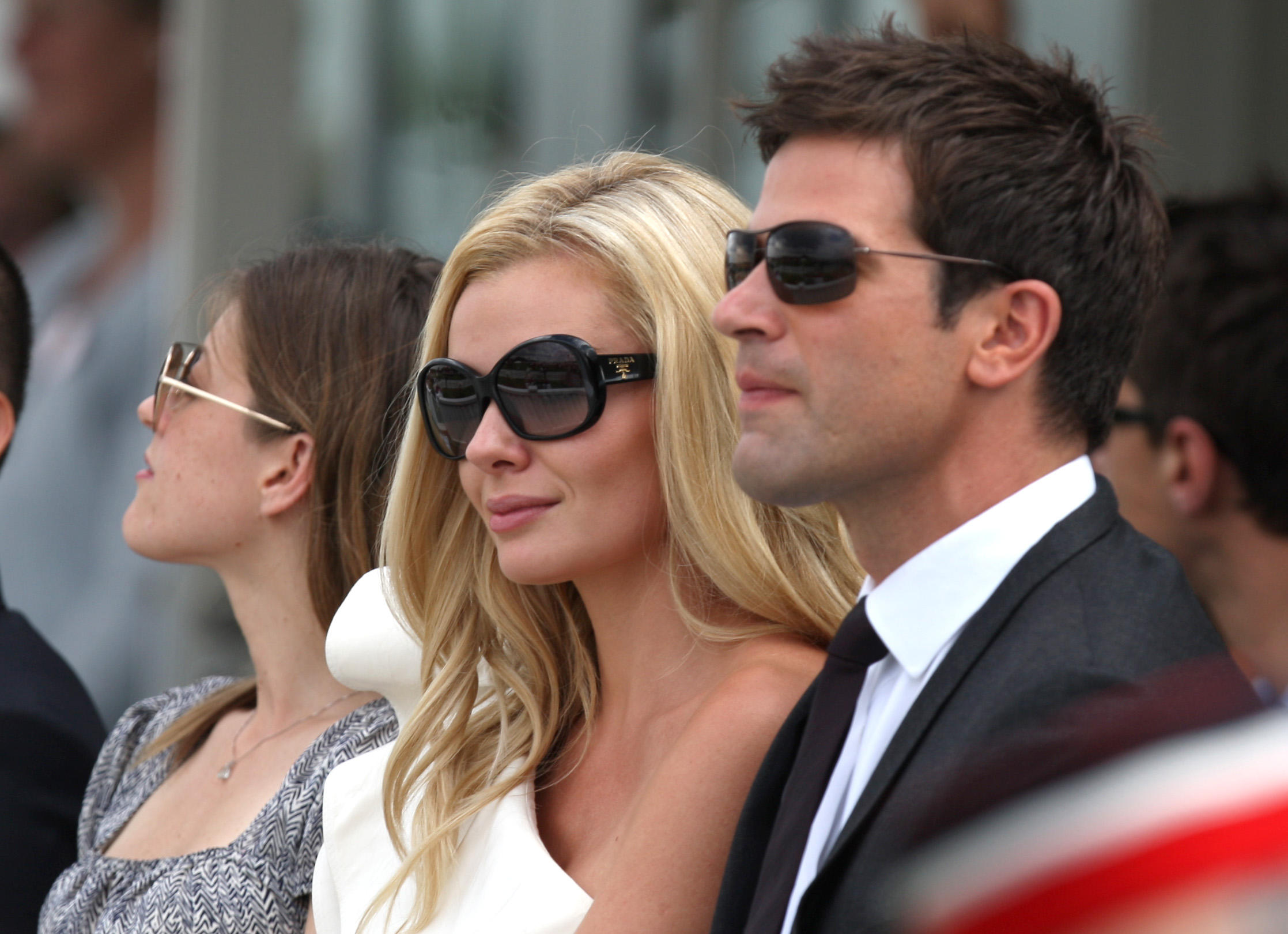What have Helen Skelton and Gethin Jones said about dating rumours?
