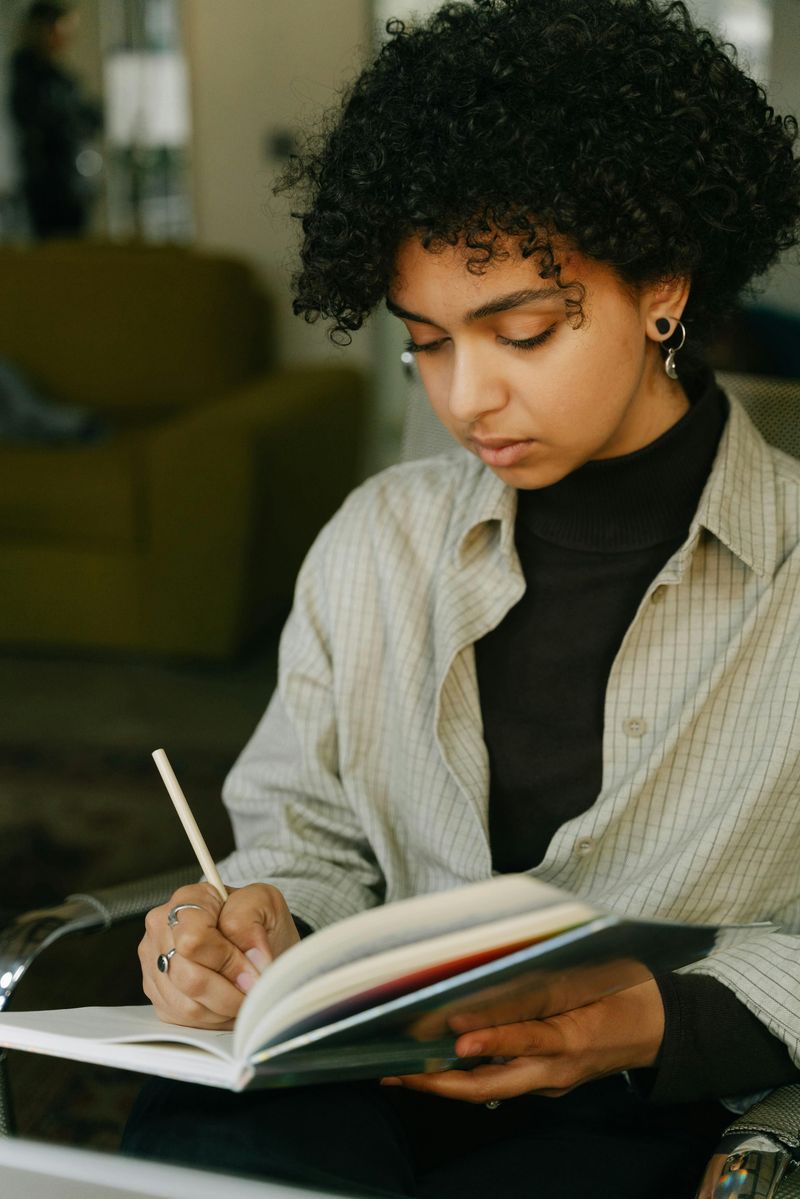 People who still write everything by hand often share these 7 rare traits