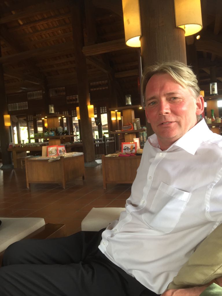 ‘Casanova conman’ Ian Beale lookalike still wanted over £400k romance fraud
