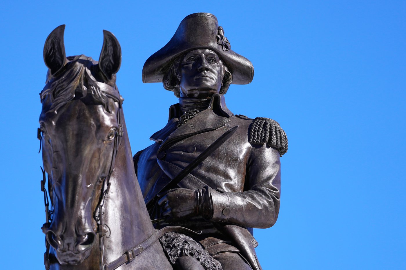 No, George Washington didn't have wooden teeth. Yes, he led the Siege ...