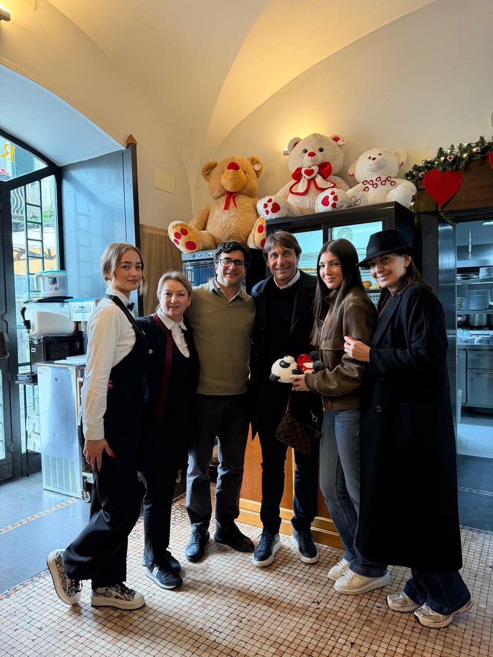 San Valentino in ritardo, Conte a pranzo con la famiglia in pieno ...