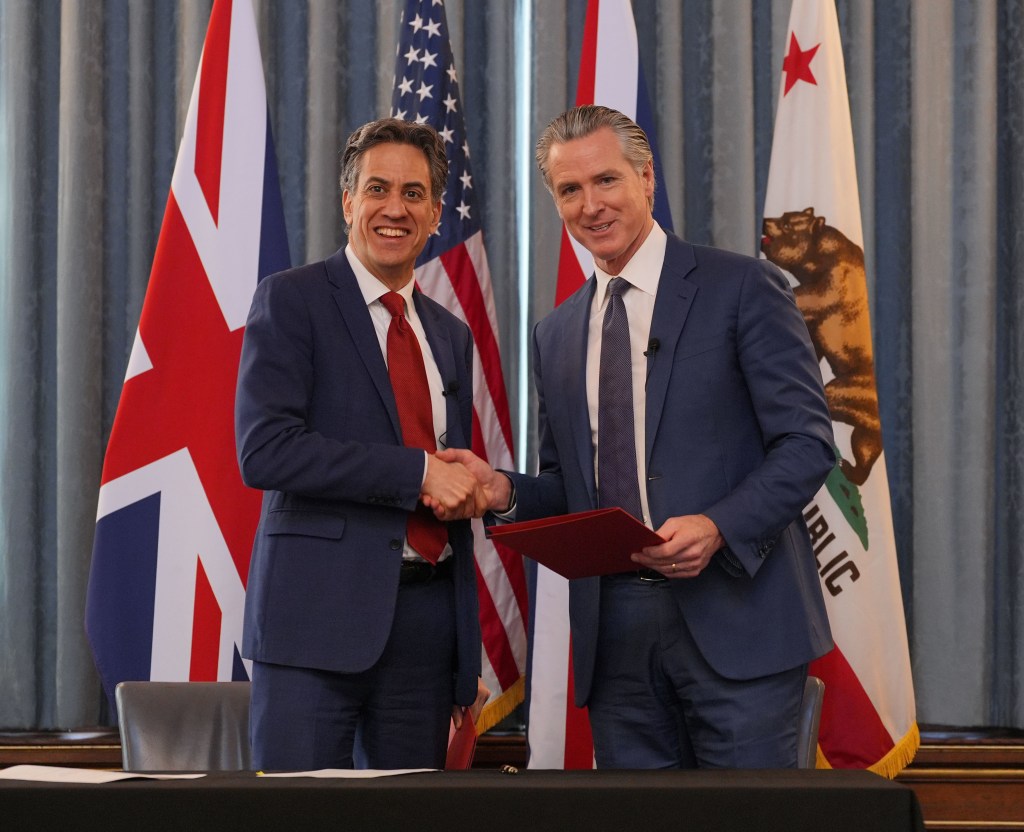 Trump tears into Gavin Newsom as California gov signs clean energy deal ...