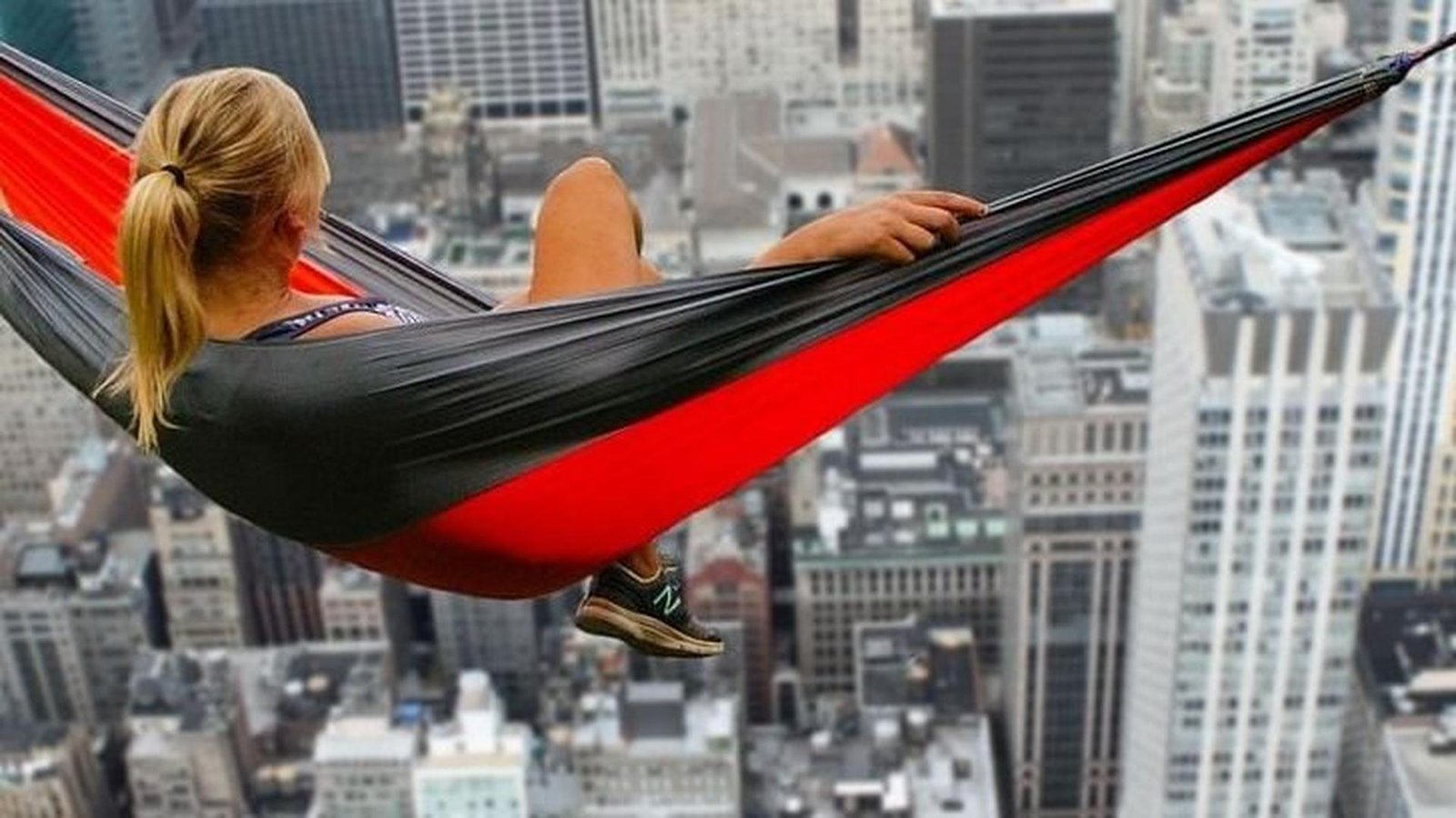 Acrophobia explained through the science of heights and balance