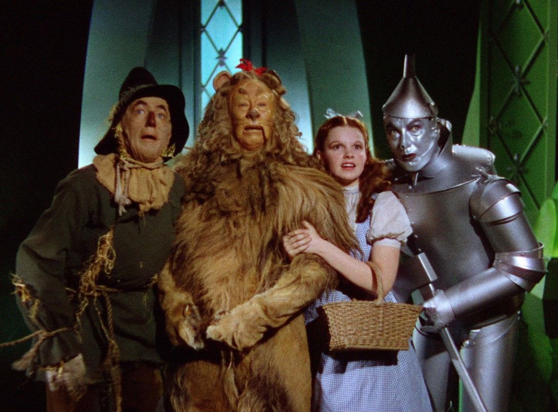 34+ dark behind-the-scenes secrets from "The Wizard of Oz"